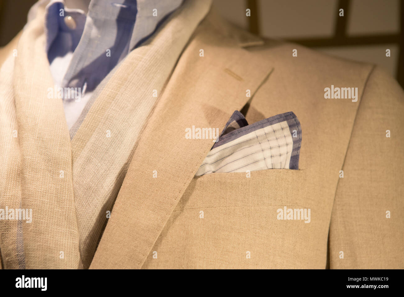 Man suit shop jacket hi-res stock photography and images - Alamy