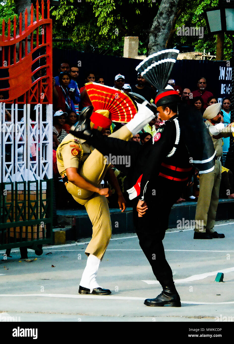 India pakistan border hi-res stock photography and images - Alamy