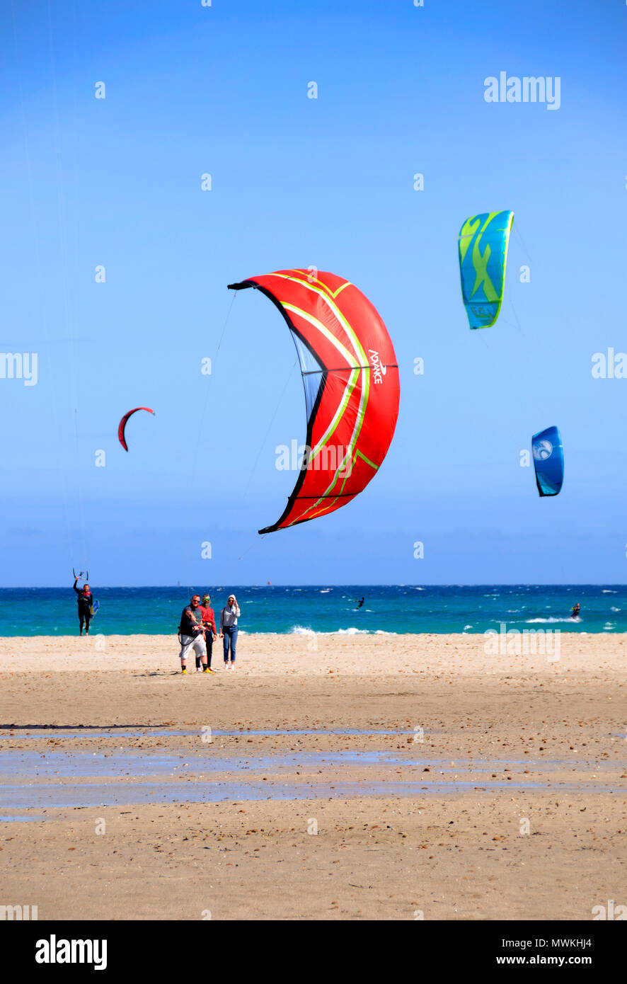 Flying on the beach hi-res stock photography and images - Alamy