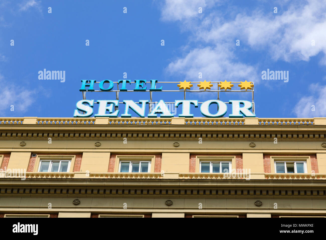 Hotel plaza sign hi-res stock photography and images - Alamy