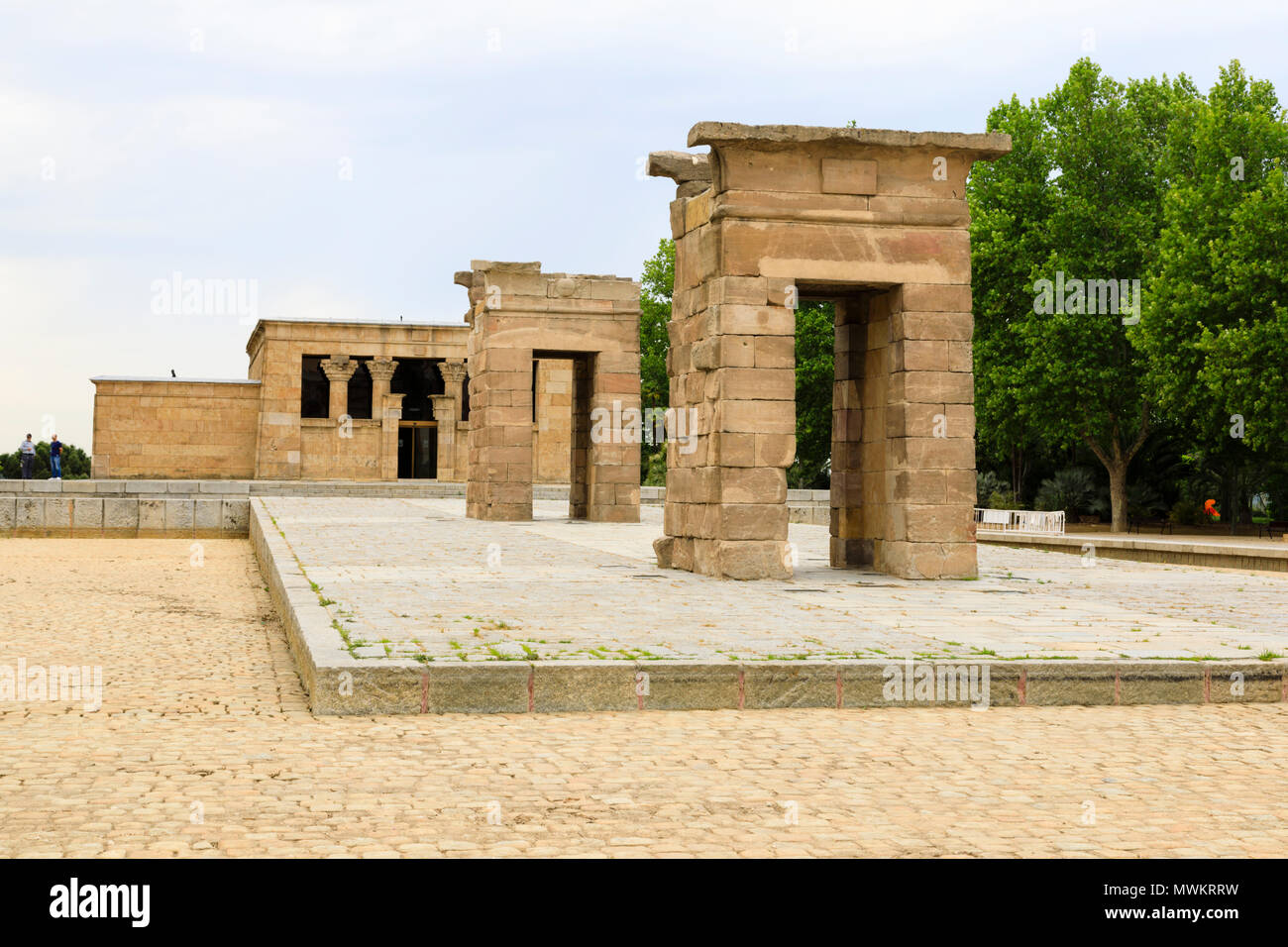 Templo de eqyptian de debod egyptian hi-res stock photography and ...
