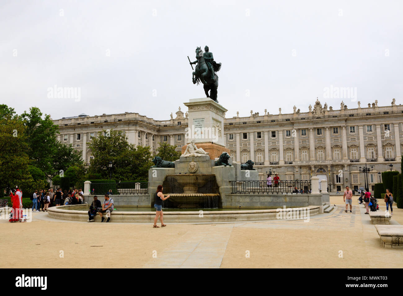 Bronze statue of King Felipe IV of Spain, Plaza de Ote, Madrid, Spain ...