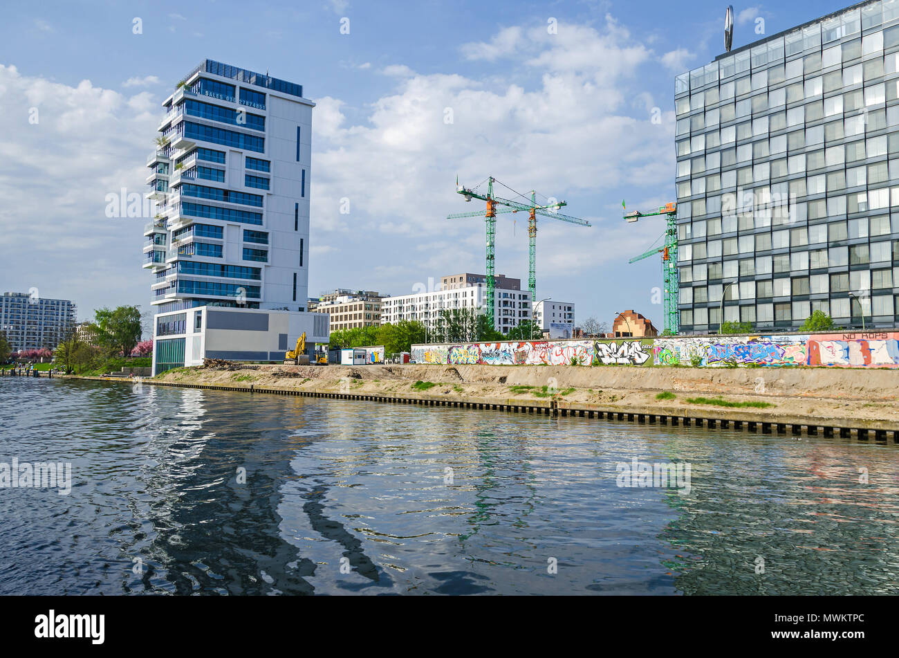 Quayside tower murals hi-res stock photography and images - Alamy