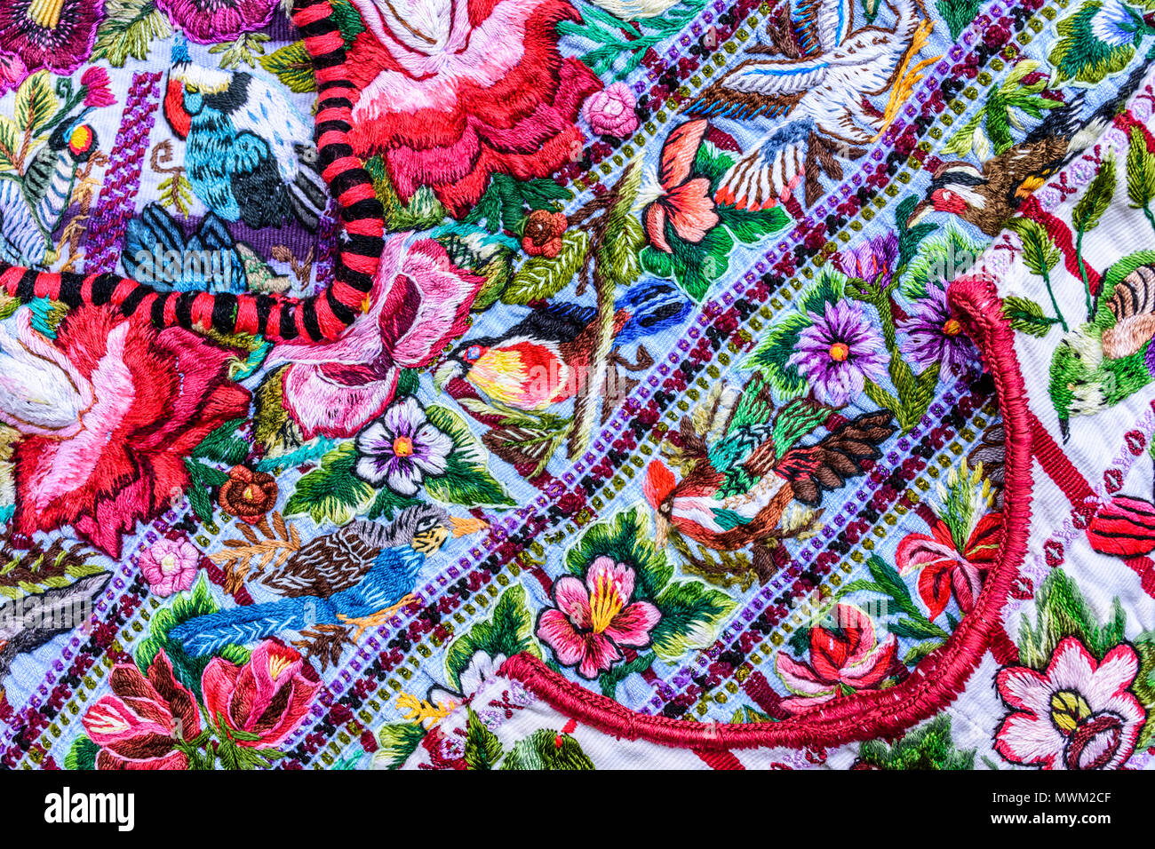 Huipiles hi-res stock photography and images - Alamy