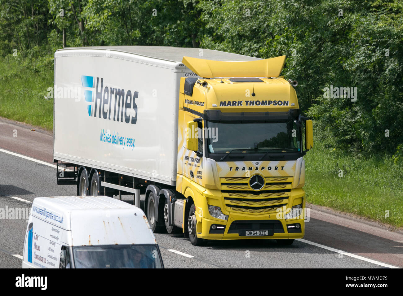 Hermes truck hi-res stock photography and images - Alamy