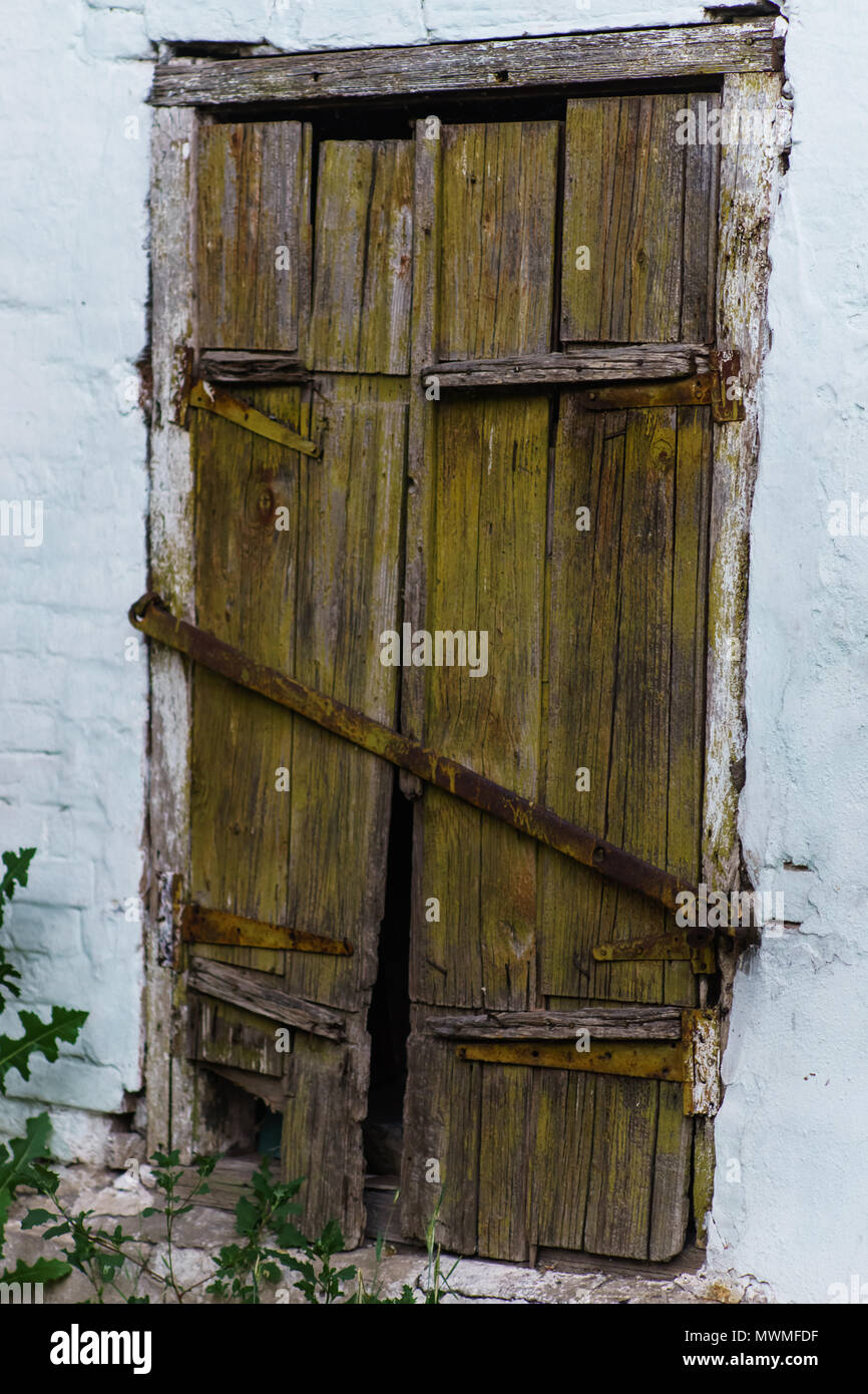Flap shutters hi-res stock photography and images - Alamy