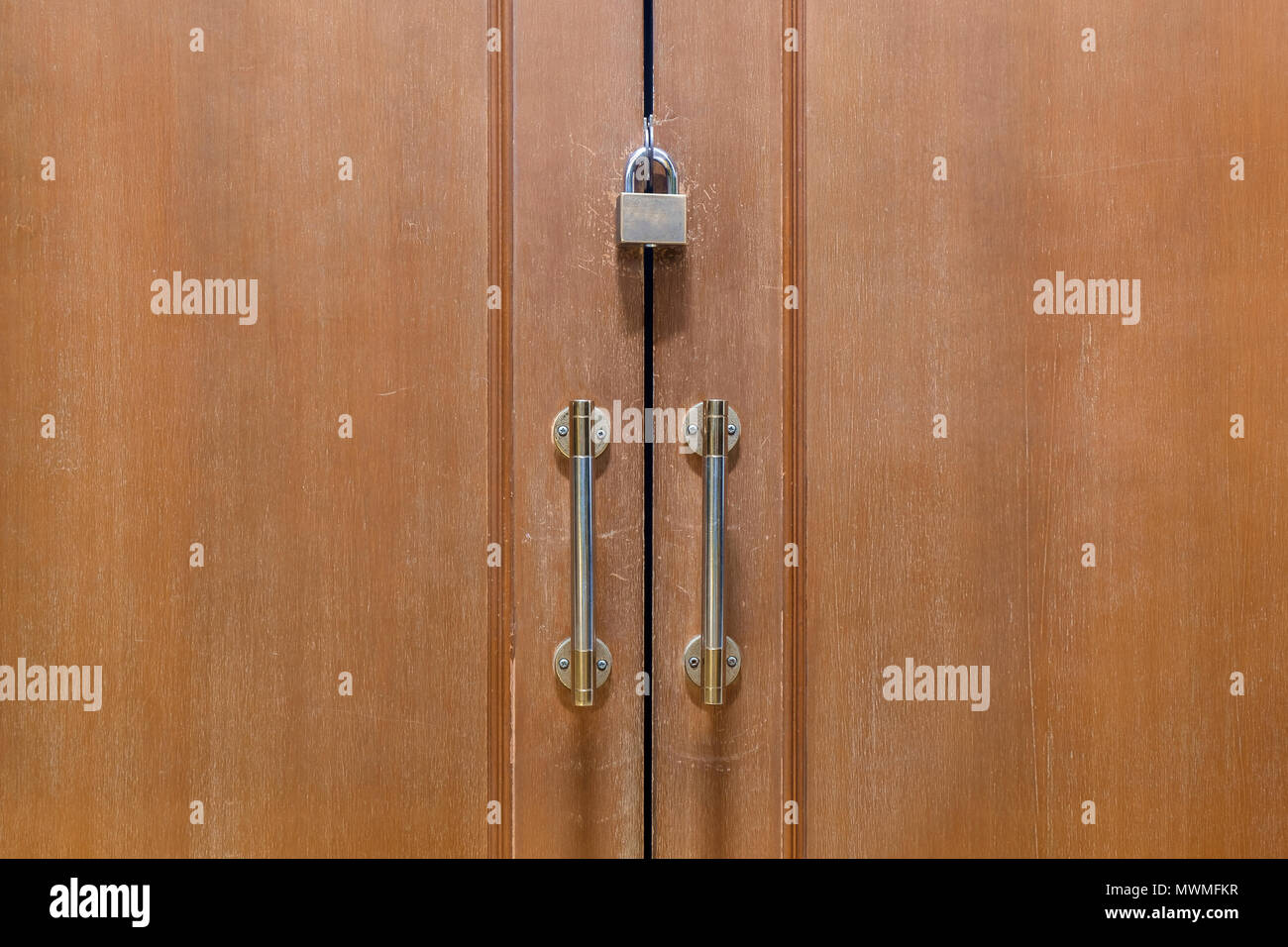 Old wood door hi-res stock photography and images - Alamy