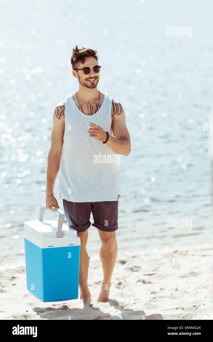 Cooler on the beach hi-res stock photography and images - Alamy