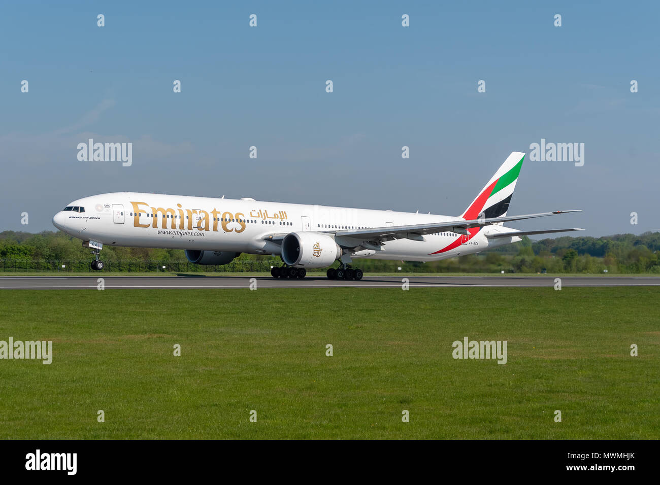 Emirates boeing 777 manchester hi-res stock photography and images - Alamy