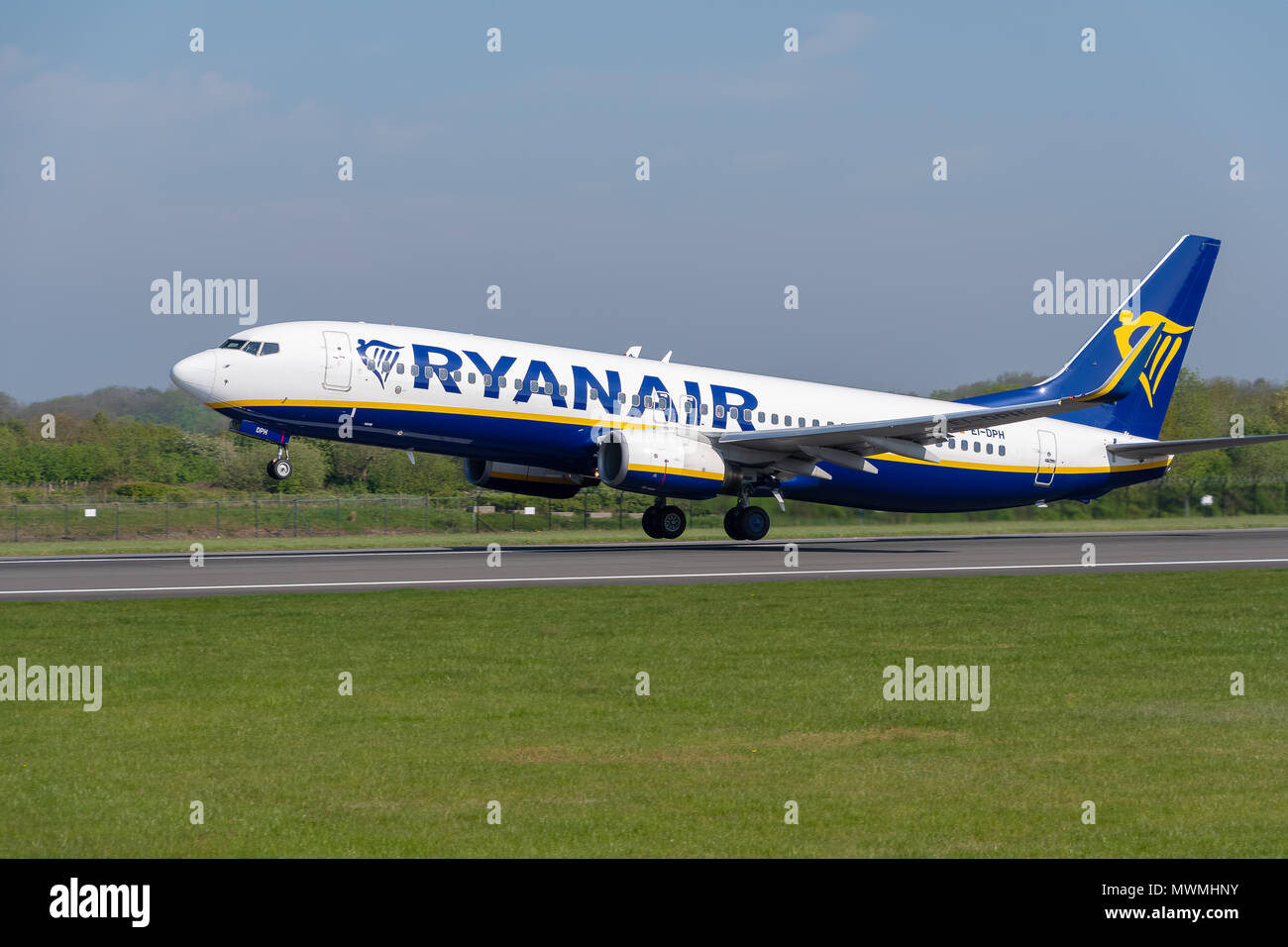 MANCHESTER, UNITED KINGDOM - MAY 07, 2018: Ryanair Boeing 737 departing ...