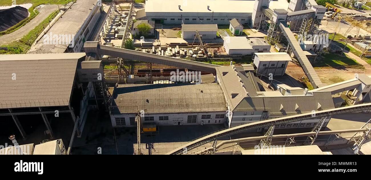 Portland cement factory manufacturing plant hi-res stock photography ...