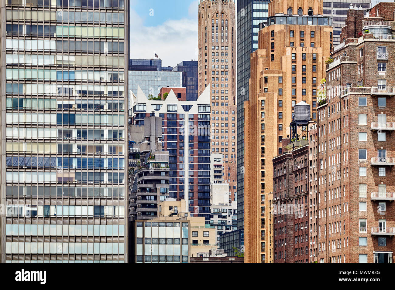 New york city high rise apartment hi-res stock photography and images ...