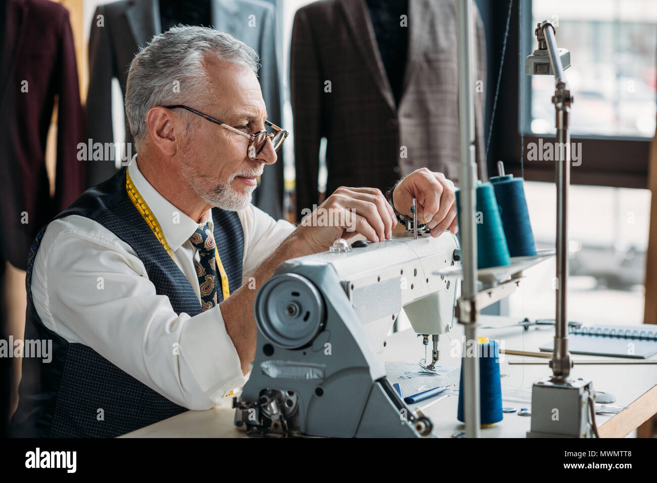 Modern sewing machine hi-res stock photography and images - Alamy
