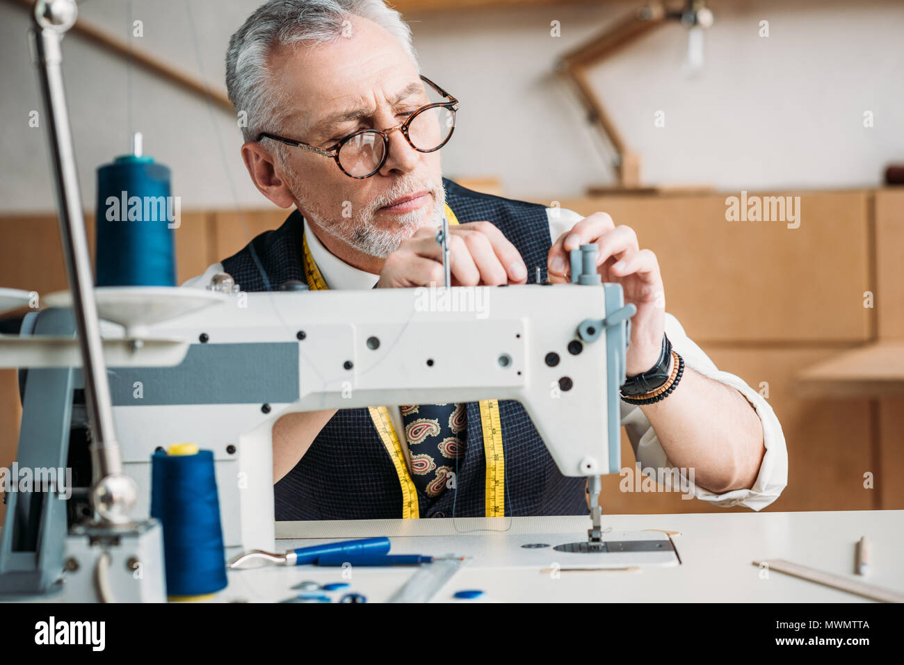 Modern sewing machine hi-res stock photography and images - Alamy