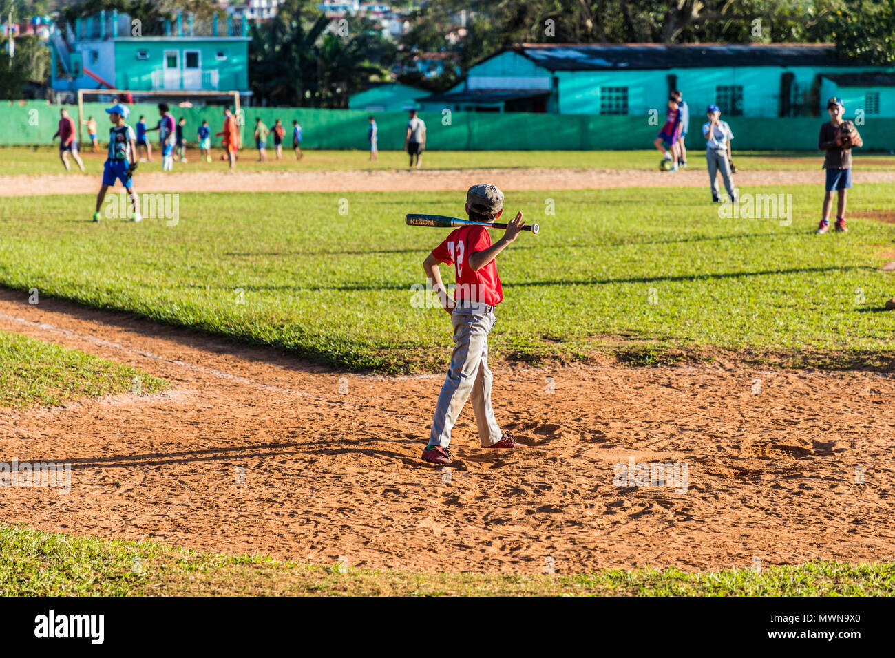 Children playing baseball cuba hi-res stock photography and images - Alamy