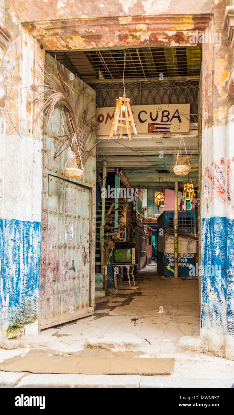 Building street city cuban latin america central america american hi ...