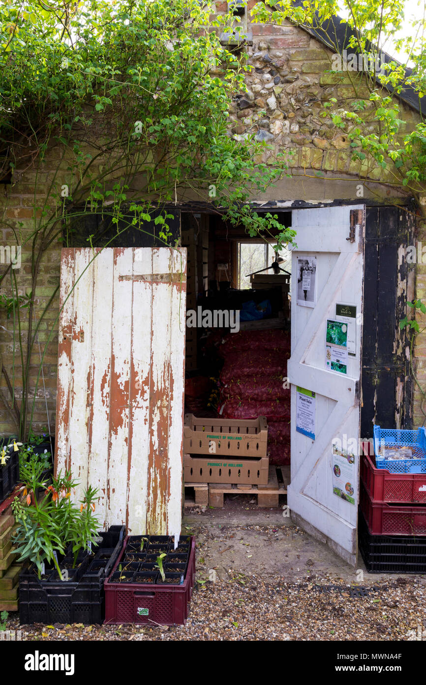 Old packaging hi-res stock photography and images - Alamy