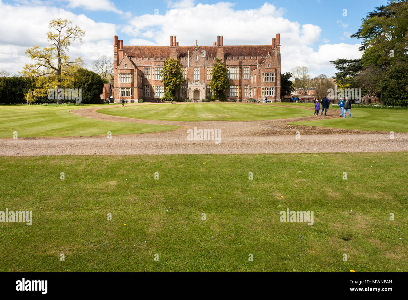 Elizabethan house exterior hi-res stock photography and images - Alamy