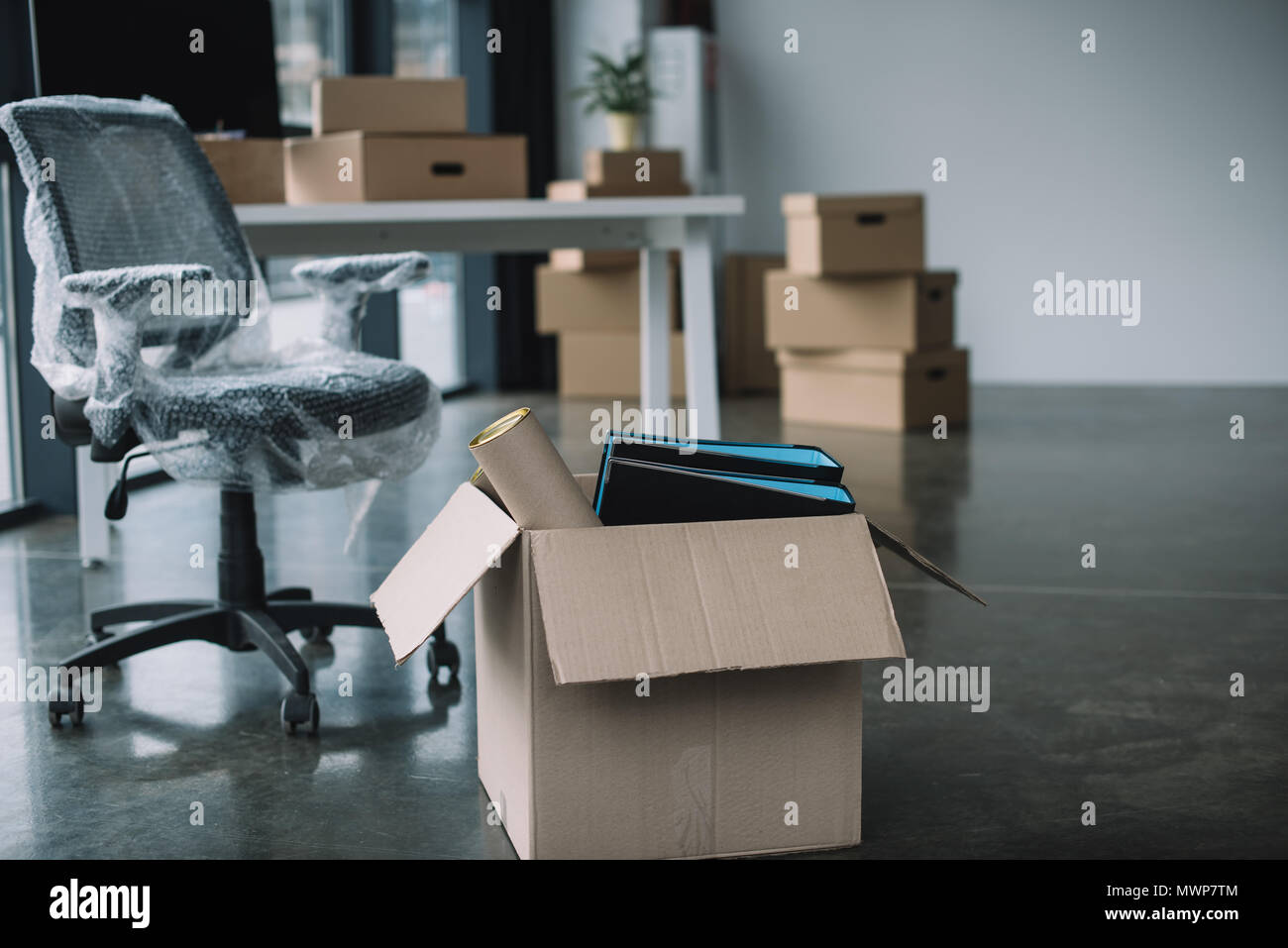 Cardboard folders hi-res stock photography and images - Alamy