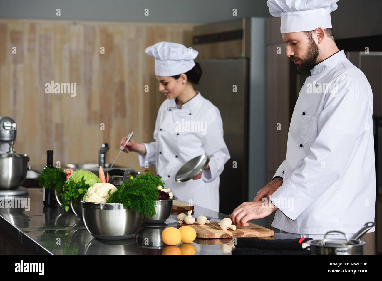 Professional chefs hi-res stock photography and images - Alamy