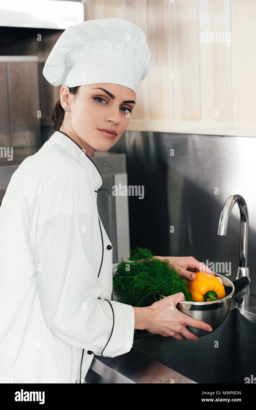 Cook washing hi-res stock photography and images - Alamy