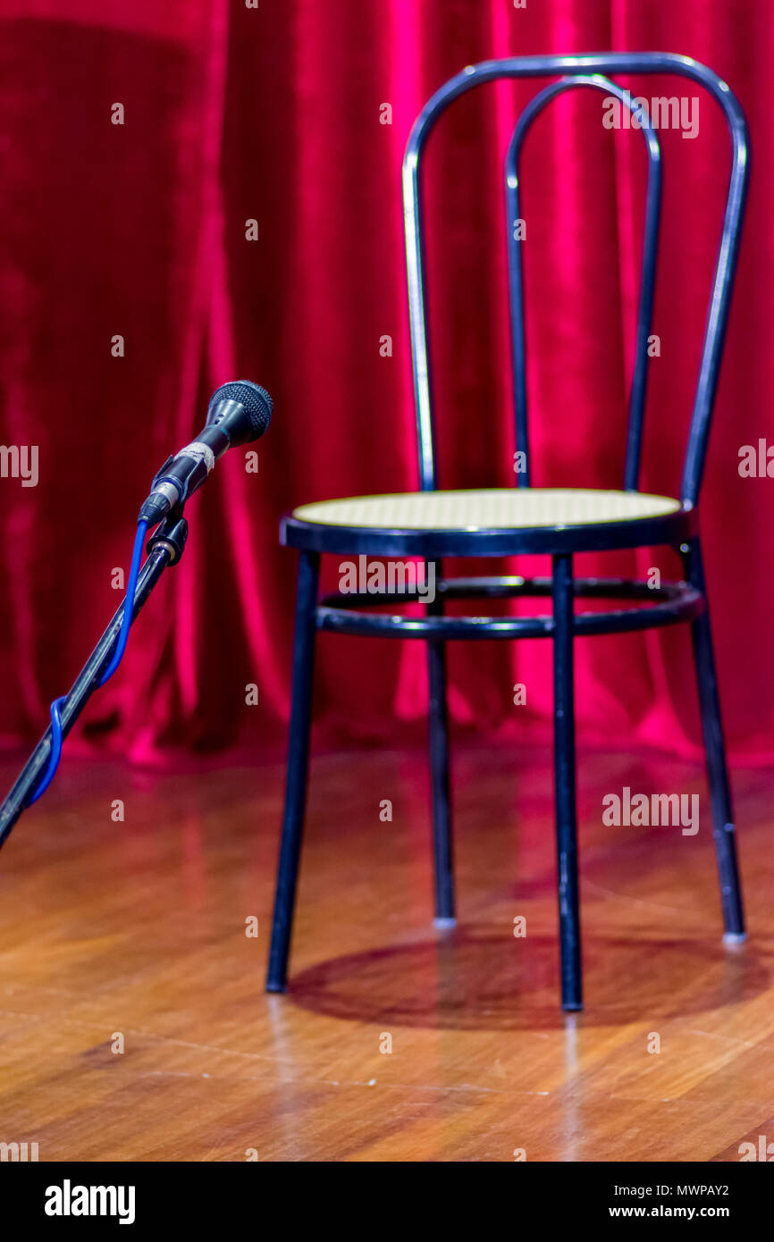 Empty sing hi-res stock photography and images - Alamy