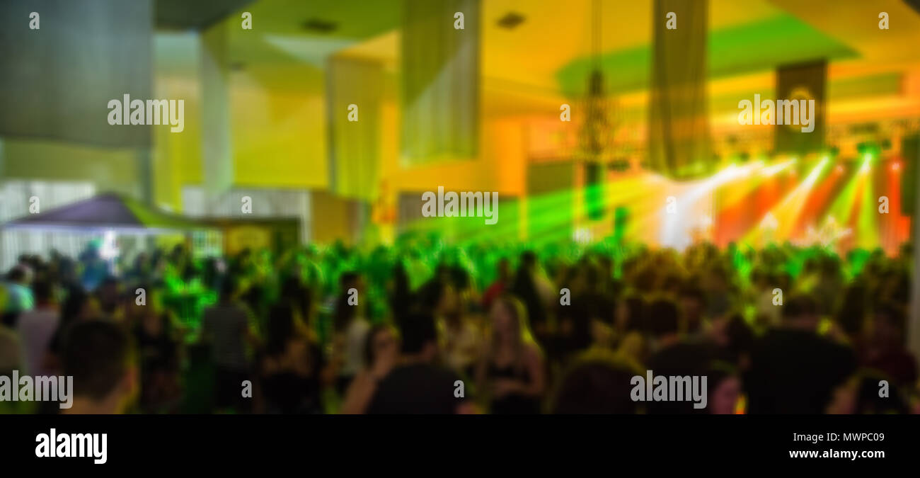 Excited crowd music show hi-res stock photography and images - Alamy