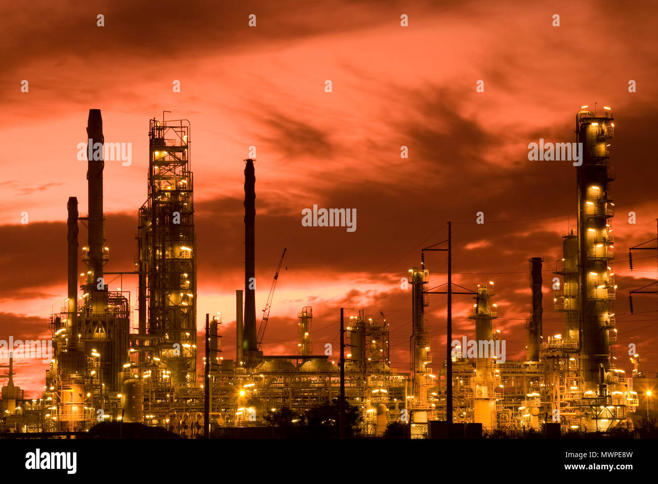 Refinery at sunset hi-res stock photography and images - Alamy