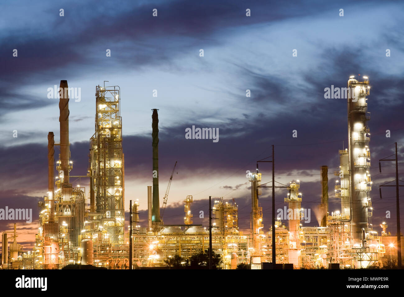 Refinery at sunset hi-res stock photography and images - Alamy