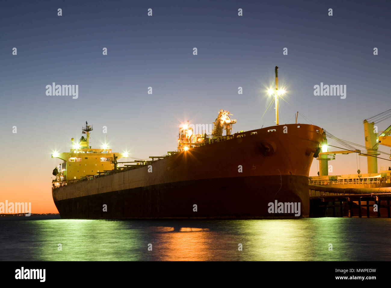 Ship at loading jetty hi-res stock photography and images - Alamy