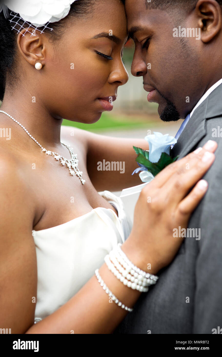 African American bride and groom Stock Photo - Alamy