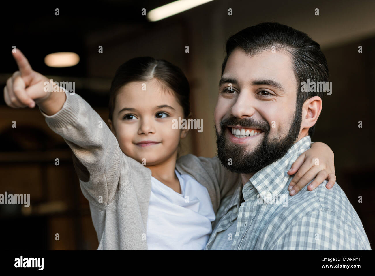 Father daughter pointing something hi-res stock photography and images ...