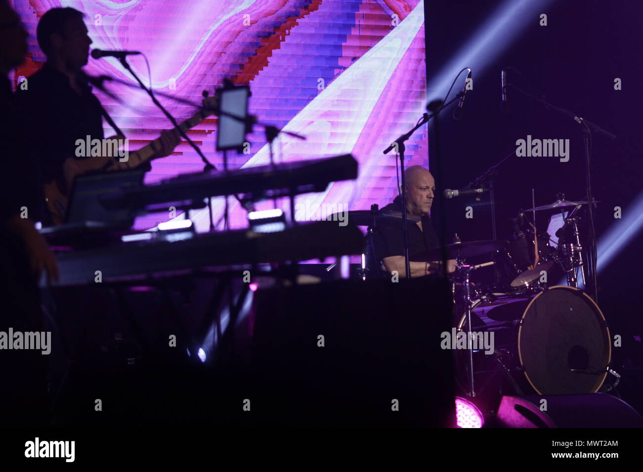 Frédéric François, is a French-speaking singer-composer living in ...