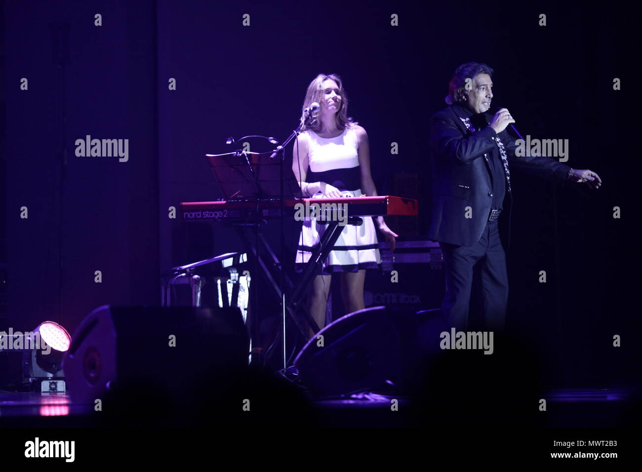 Frédéric François, is a French-speaking singer-composer living in ...