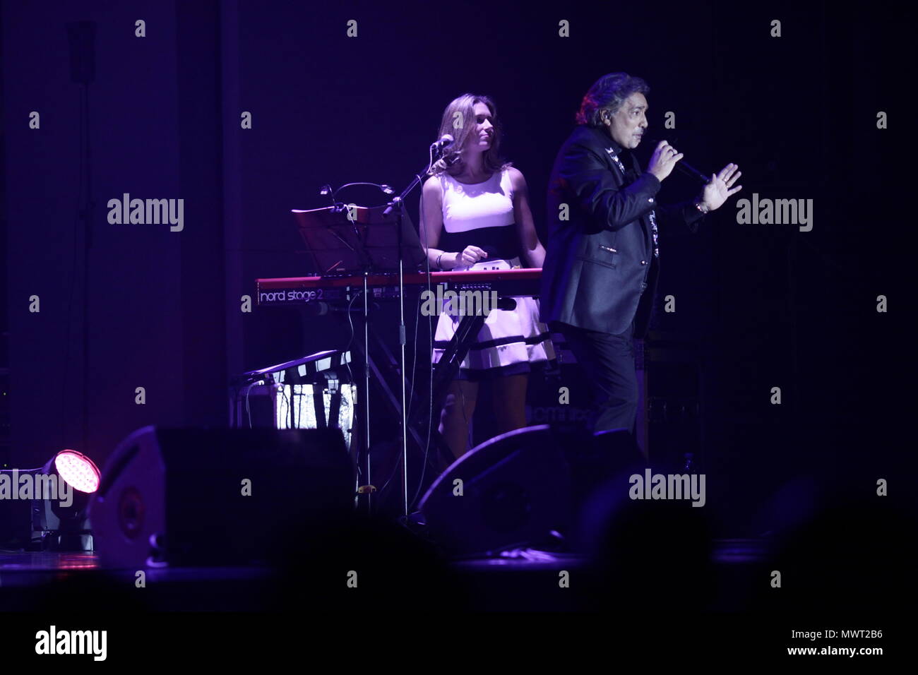 Frédéric François, is a French-speaking singer-composer living in ...