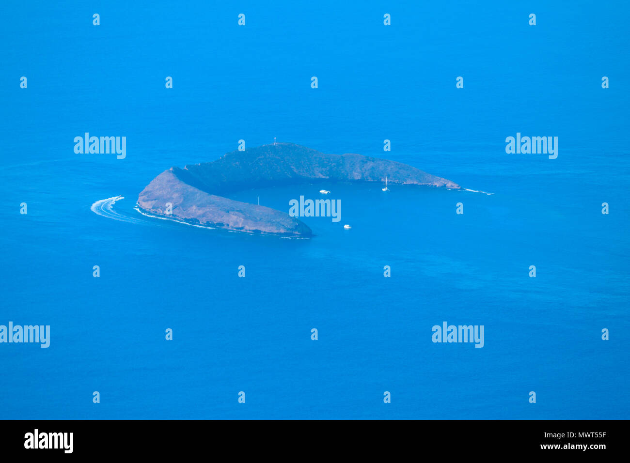 Island of molokini hi-res stock photography and images - Alamy