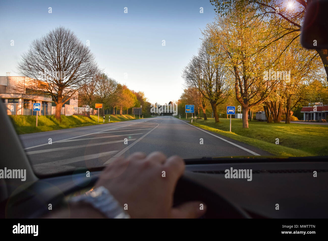 Car driving on skyline drive hi-res stock photography and images - Alamy