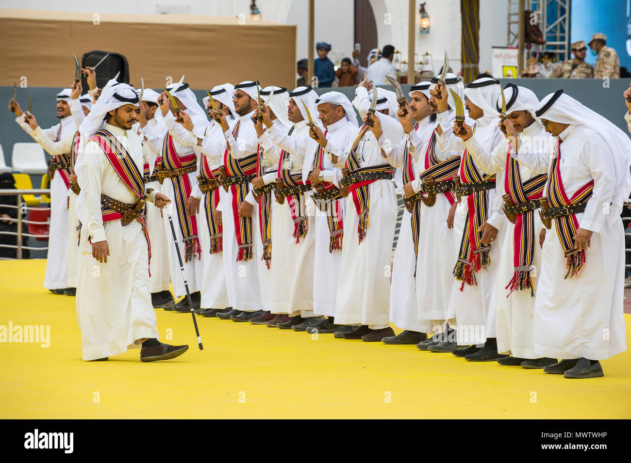 Traditional Saudi Dress Stock Photos & Traditional Saudi Dress Stock ...