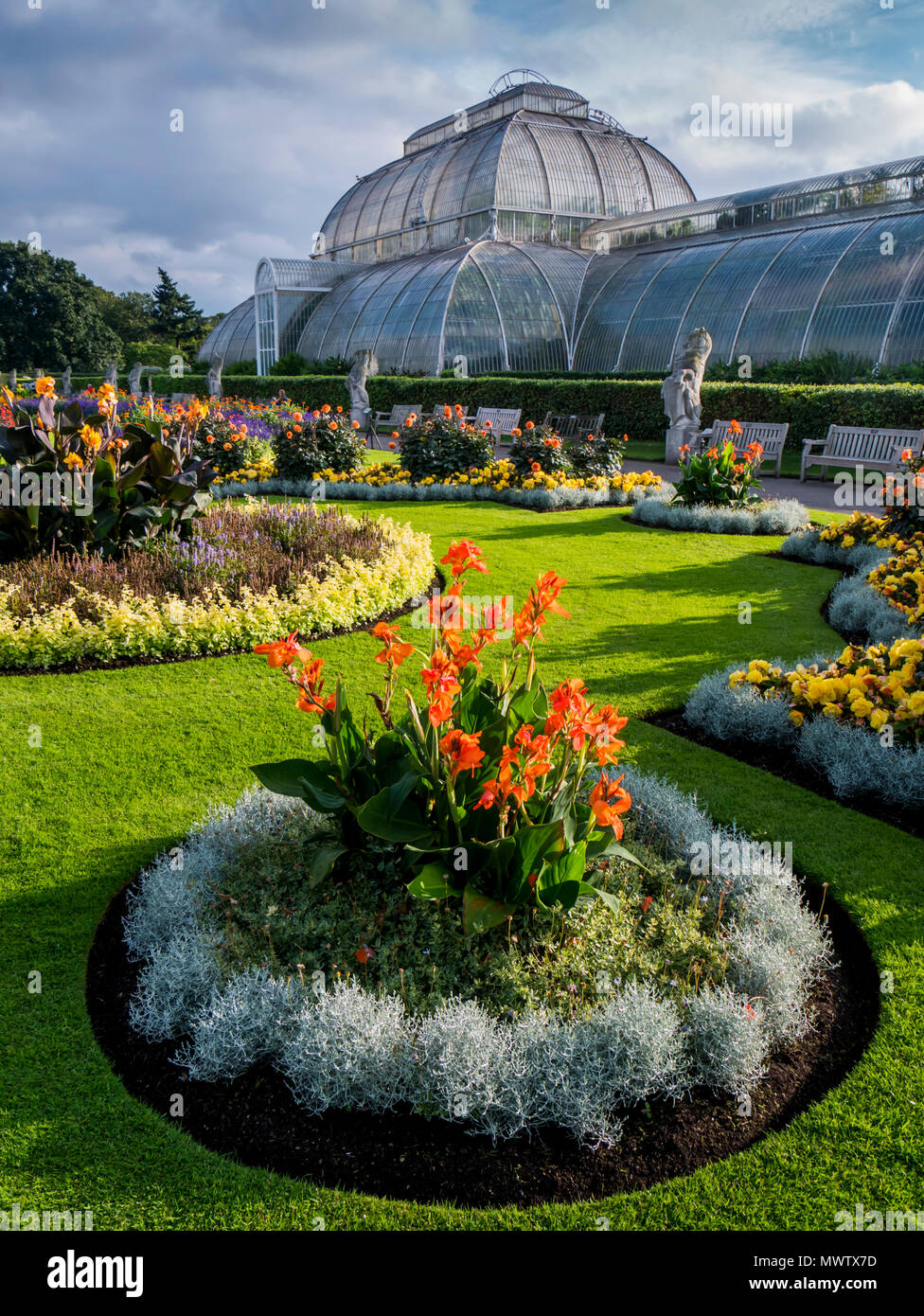 Palm House in Kew Gardens, Royal Botanic Gardens, UNESCO World Heritage ...