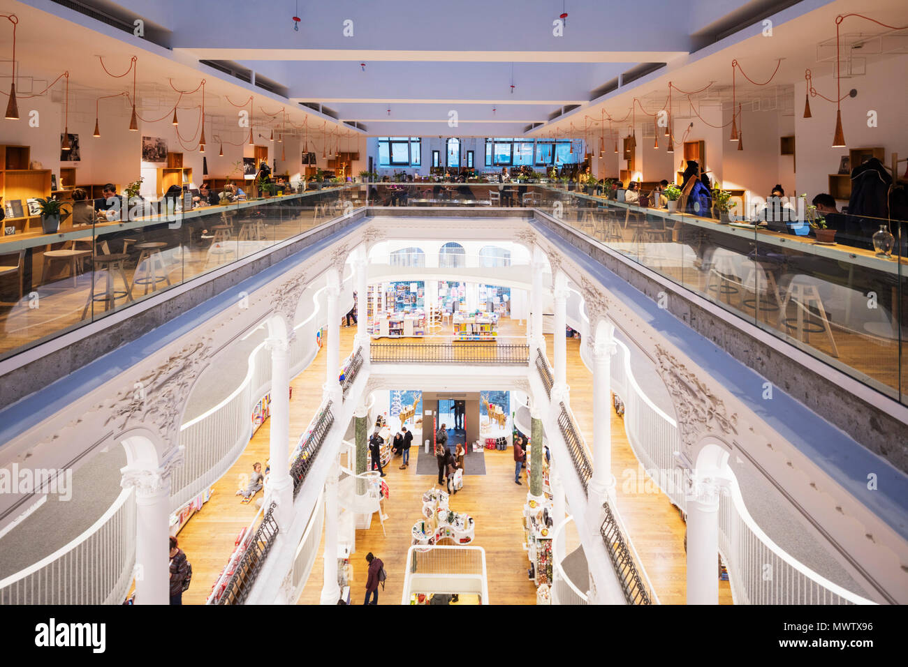 Carturesti carusel hi-res stock photography and images - Alamy