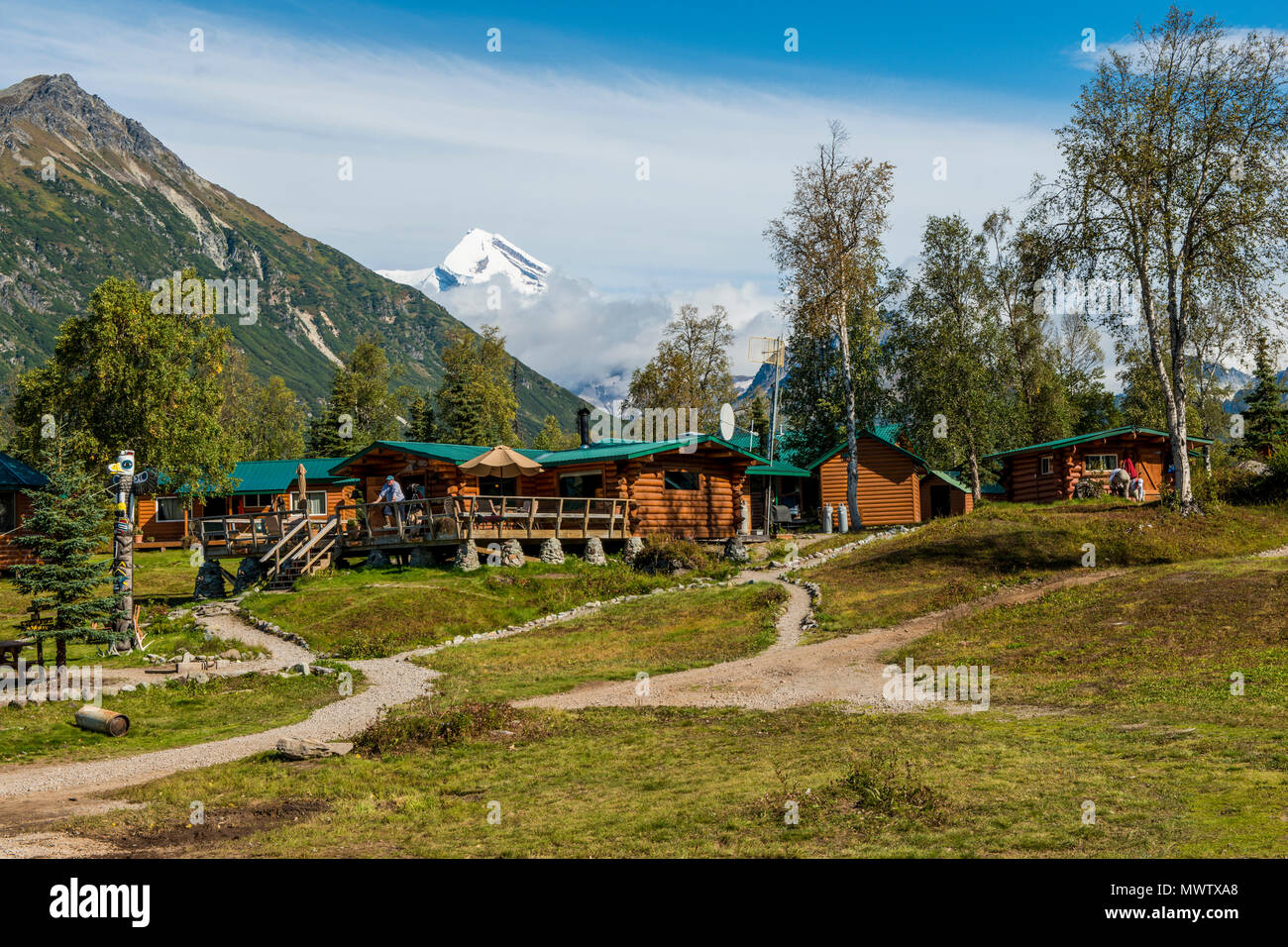 Redoubt Mountain Lodge on Crescent Lake, Lake Clark National Park and ...
