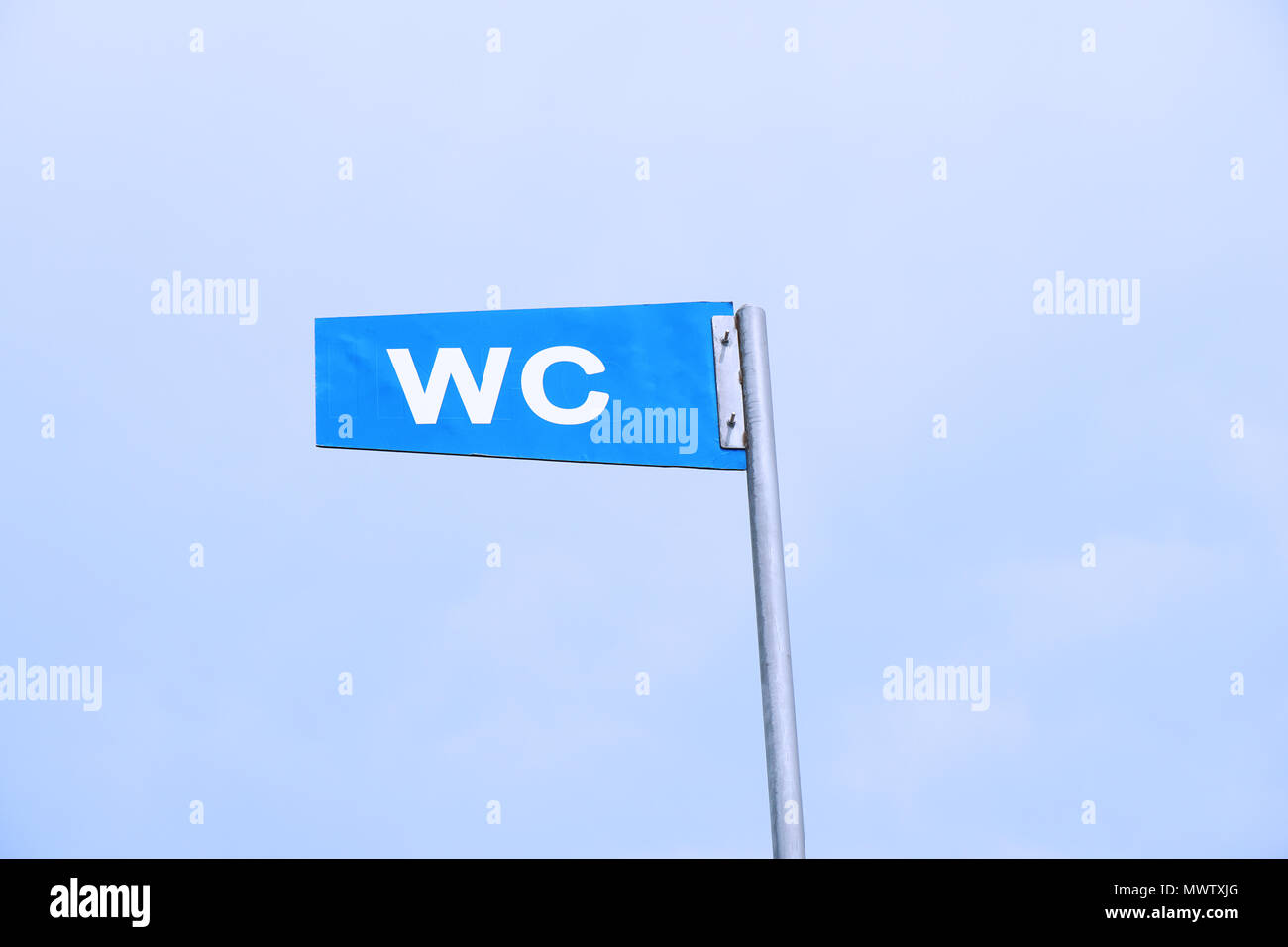 Restroom signage hi-res stock photography and images - Alamy