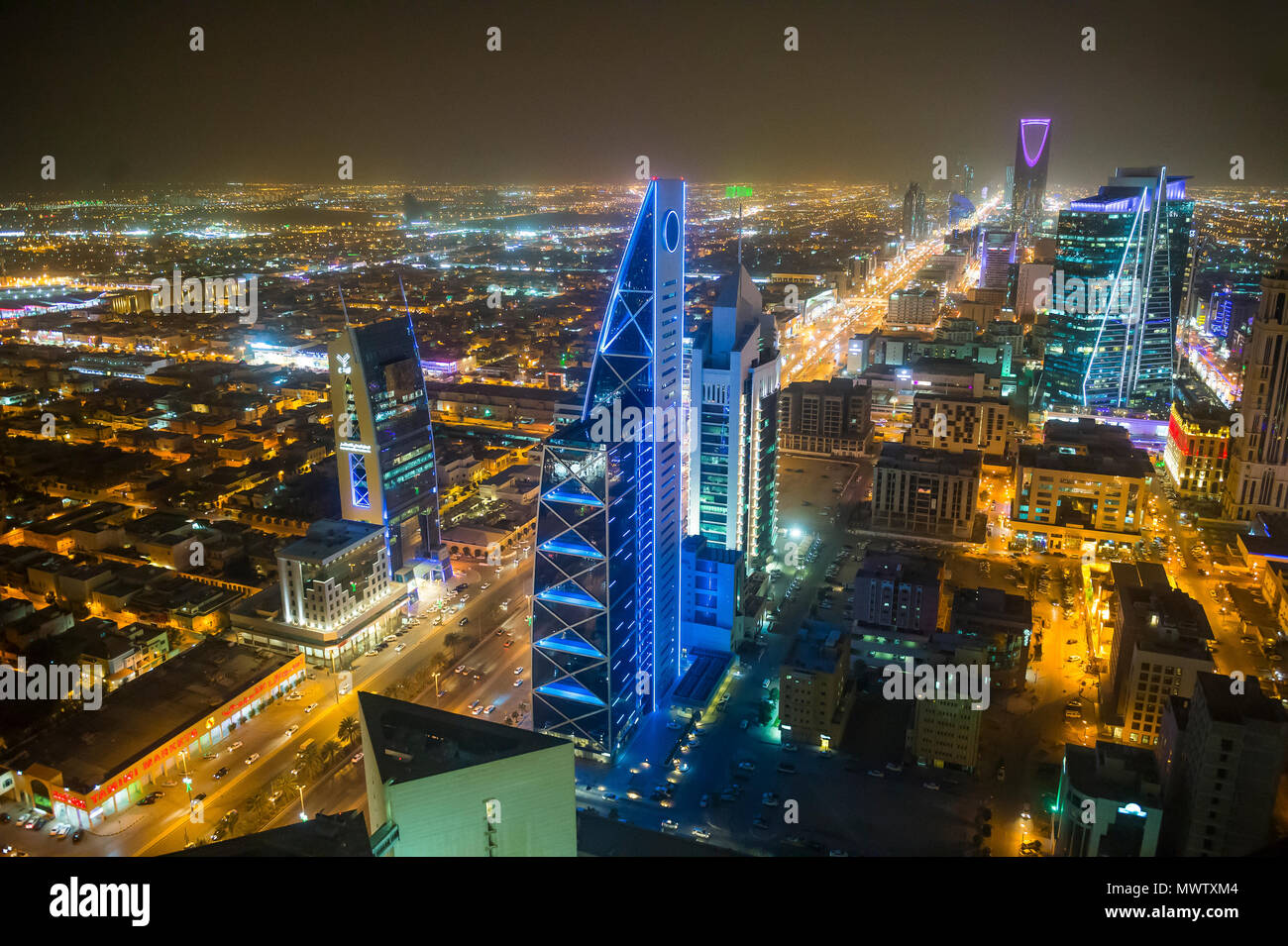 View over Riyadh from the Al Faisaliyah Centre skyscraper, Riyadh ...