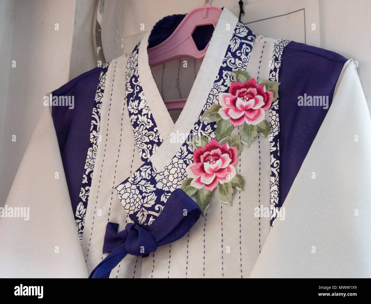 Hanbok of south korea Stock Photo - Alamy