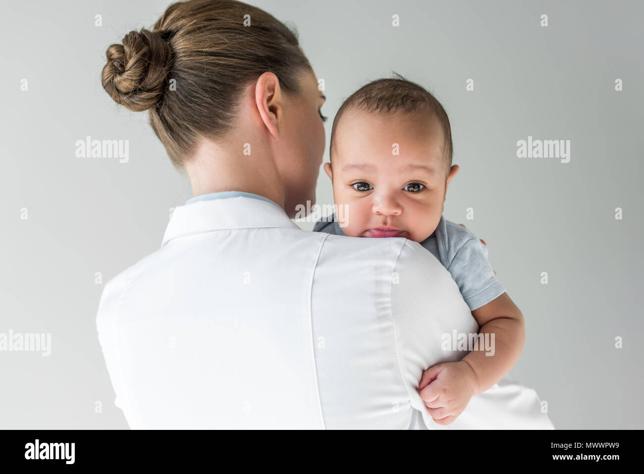 Black female pediatrician child hi-res stock photography and images - Alamy