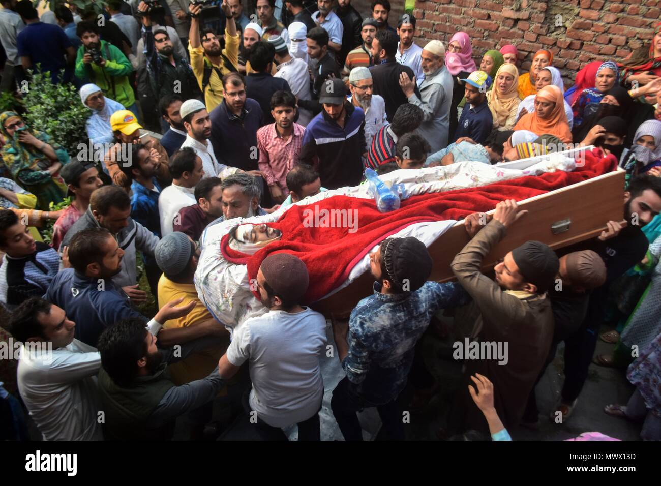 Kashmir, India. 2nd June 2018. (EDITORS NOTE: Image depicts death ...
