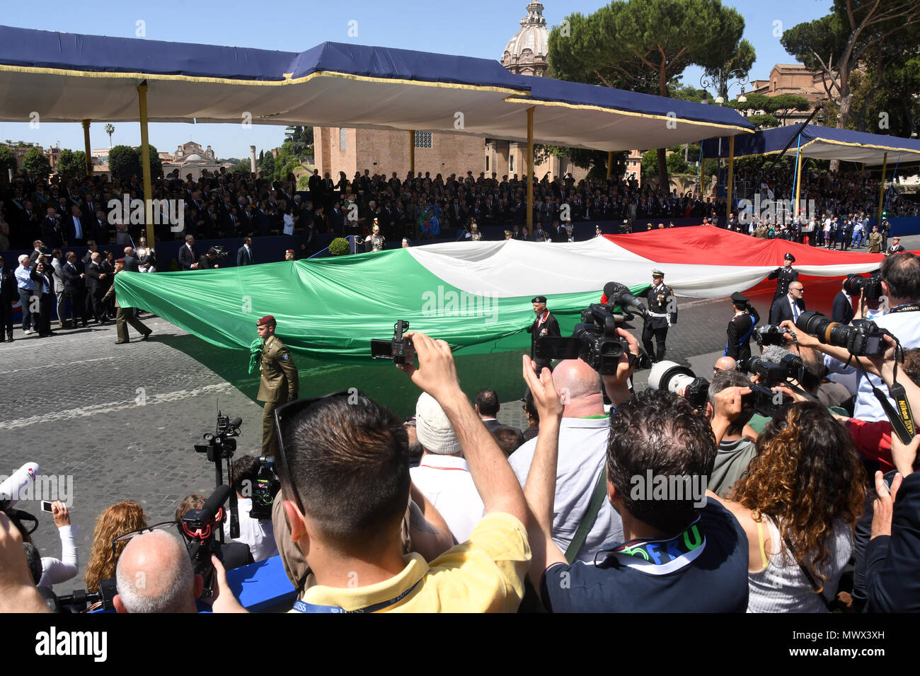Rome, Italy. 2nd June 2018. Italian Republic Holiday Altar tribune ...