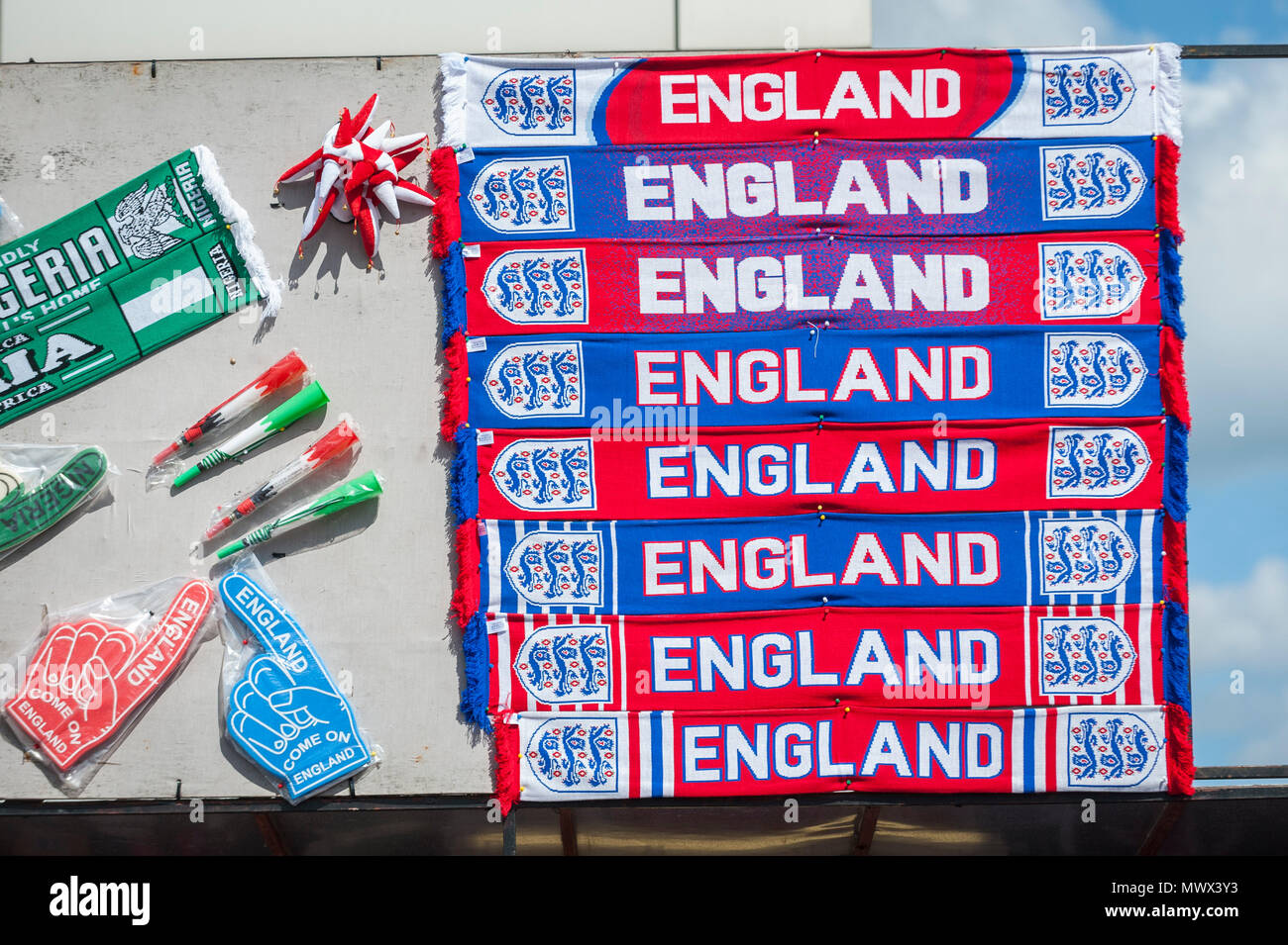 Football scarf england hi-res stock photography and images - Alamy