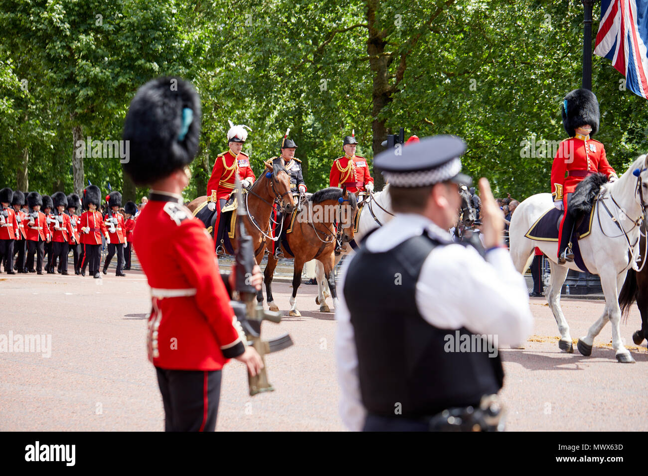 Police officer saluting hi-res stock photography and images - Alamy