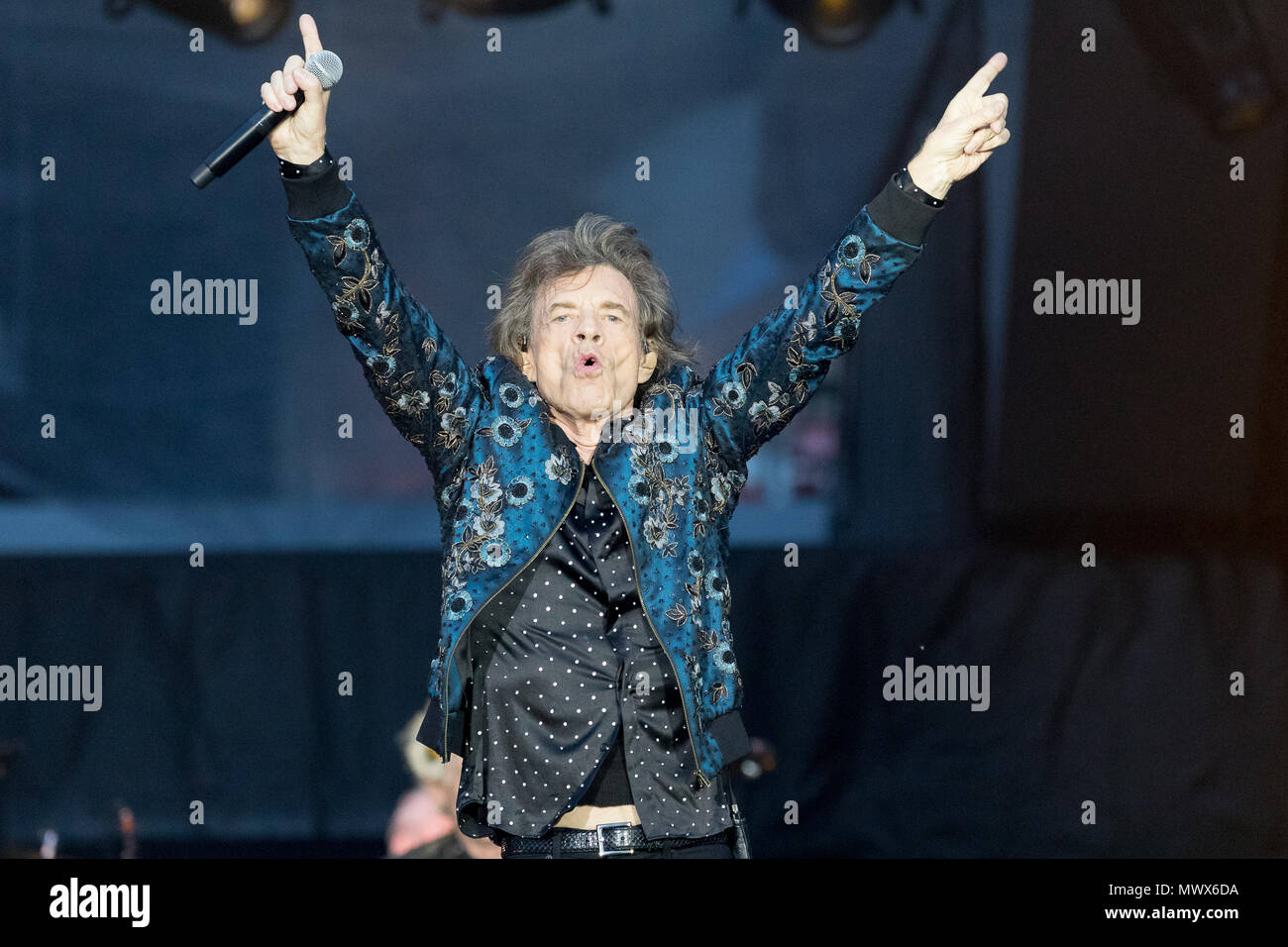 Rolling stones in concert hi-res stock photography and images - Alamy